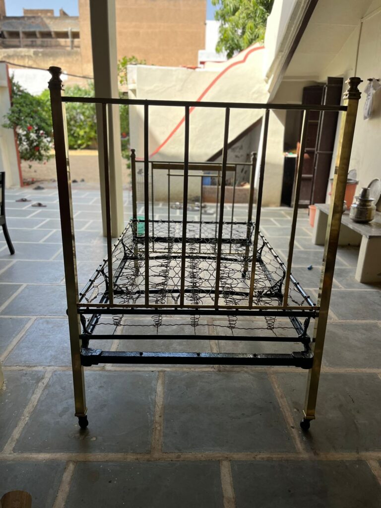 Antique Brass Bed (Pittal Ka Palang) - Unique Antique Collection