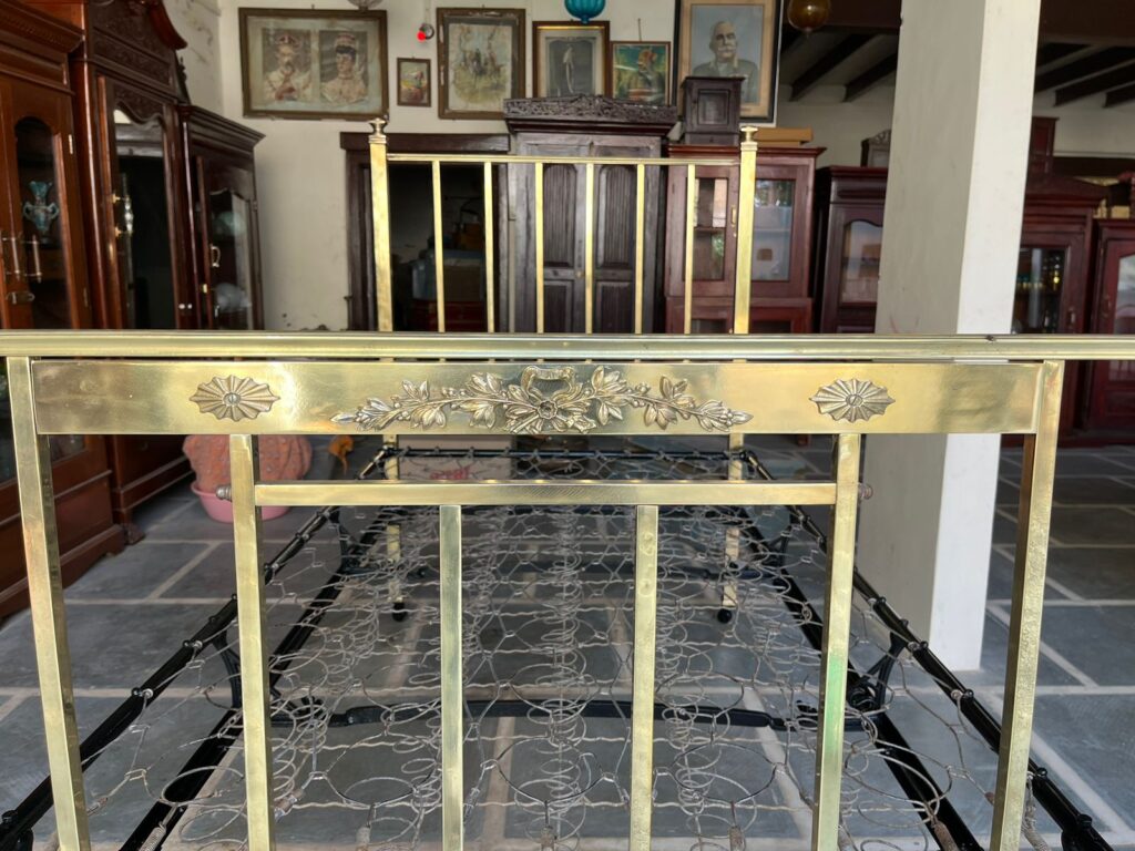 Antique Brass Bed (Pittal Ka Palang) - Unique Antique Collection